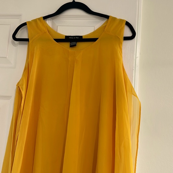 Tops | Bright Yellow Cute Top | Poshmark